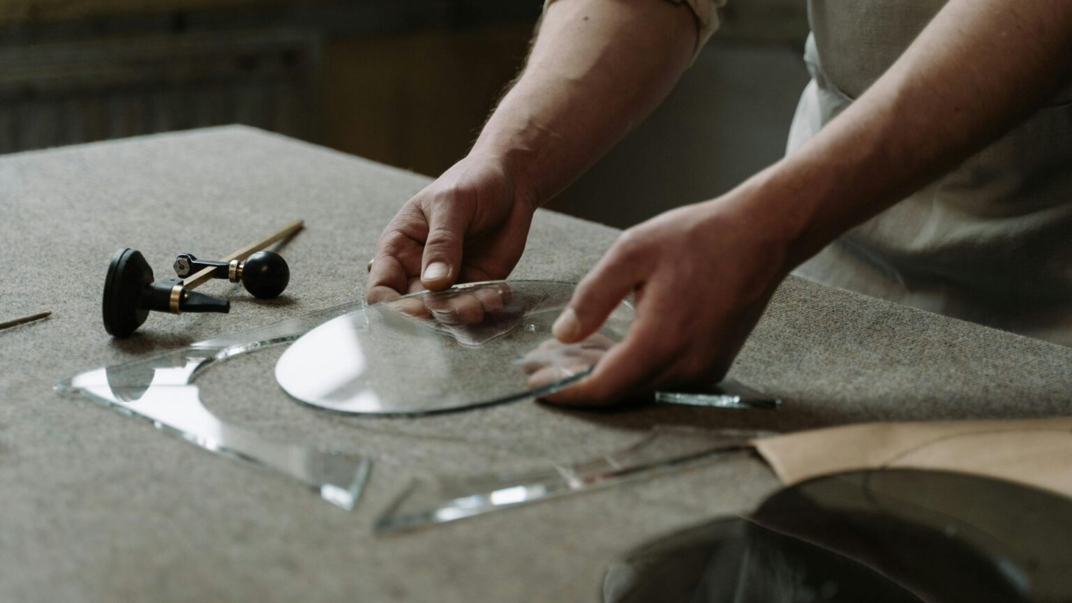 Custom Cut Glass: Everything You Need to Know - 247mobileglass
